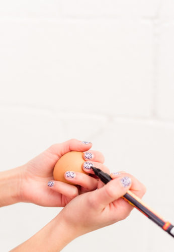 Walk The Line: Linear Nail Art DIY - Paper and Stitch