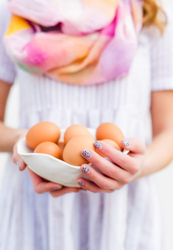 Walk The Line: Linear Nail Art DIY - Paper and Stitch