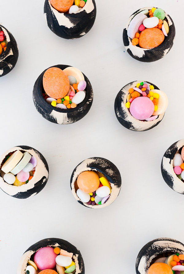 2 Minute Party Hack: Tiny Watercolor Candy Cups Idea for Parties ...