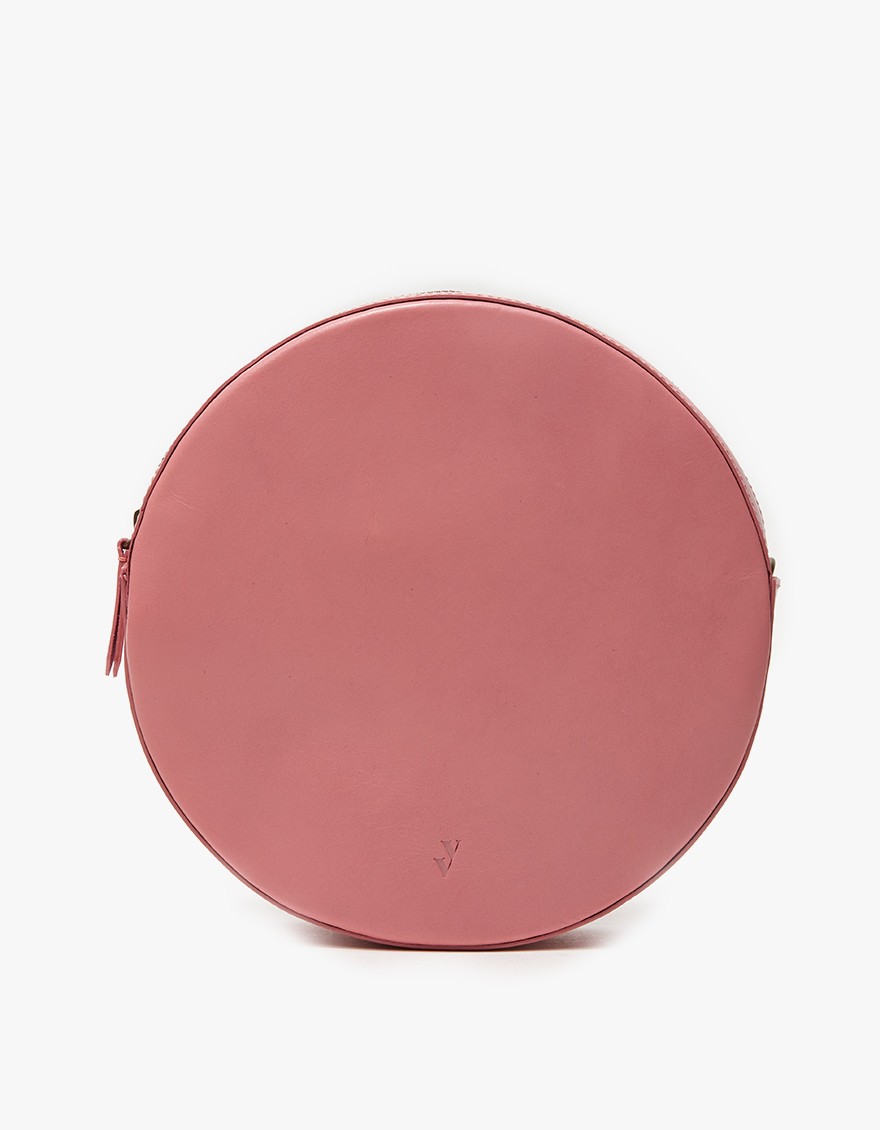 Full Circle: The Circle Bags Trend (A Definitive Guide)