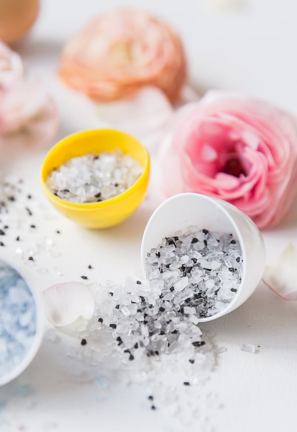 How to Make Easy Easter Bath Bomb Eggs (4 Ways)