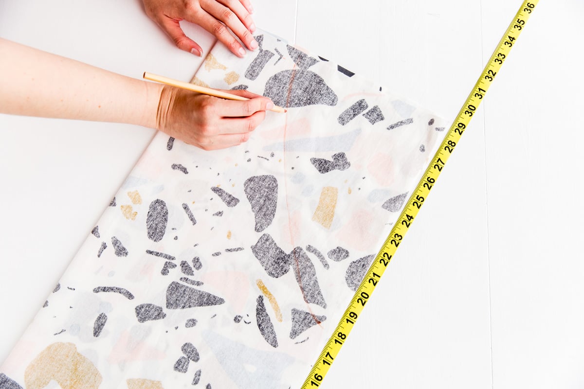 How to Sew an Apron in 10 Minutes (Simple Sewing DIY)