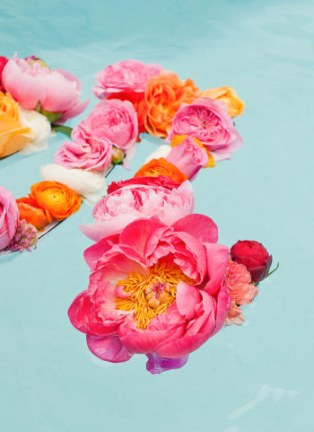 Floating Flower DIY: How to Create a DIY Flower Message (That Also Floats)