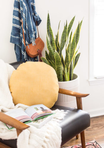 How to Sew a DIY Circle Pillow in Just a Few Minutes