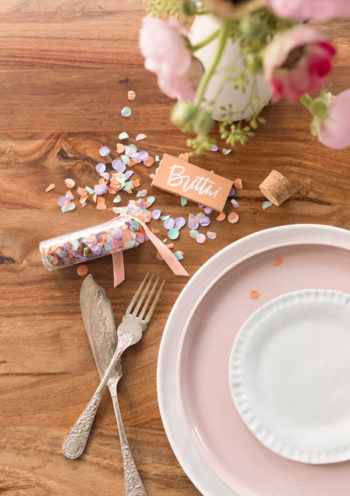 How to Throw a Minimal Spring Dinner Party (Just in time for Mother's Day)