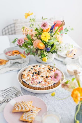 Latte the Day Away: How to Throw a Beautiful Brunch with Friends ...