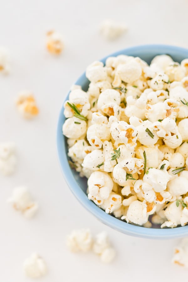 5 (Easy and Delicious) Savory Popcorn Recipes for Movie Night