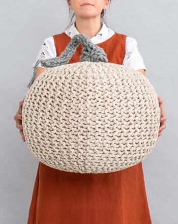 How to Make a Giant Knit Pumpkin for Halloween and Fall