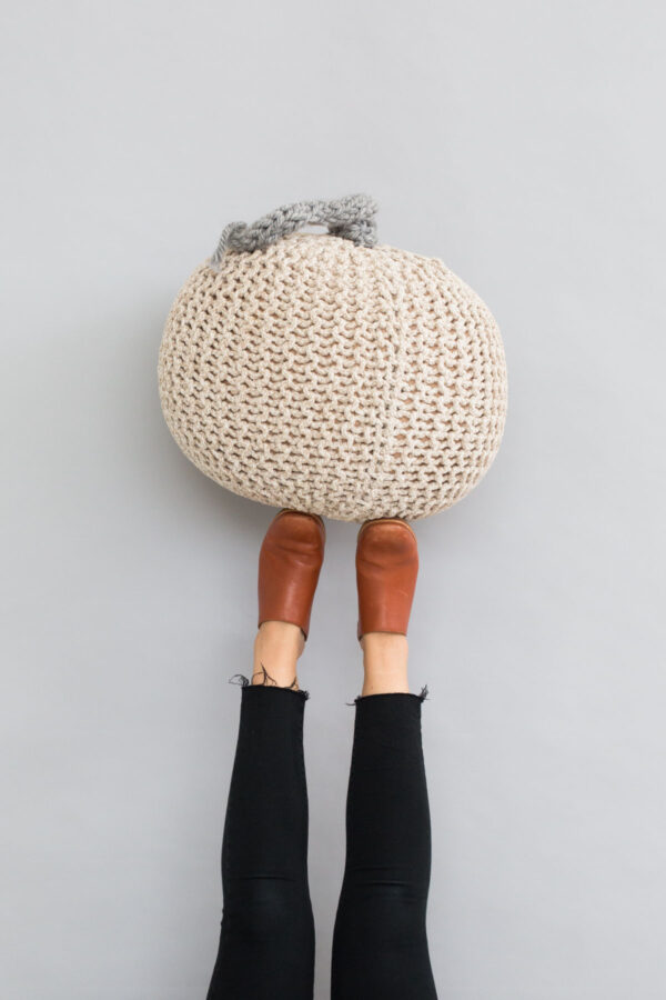 How to Make a Giant Knit Pumpkin for Halloween and Fall