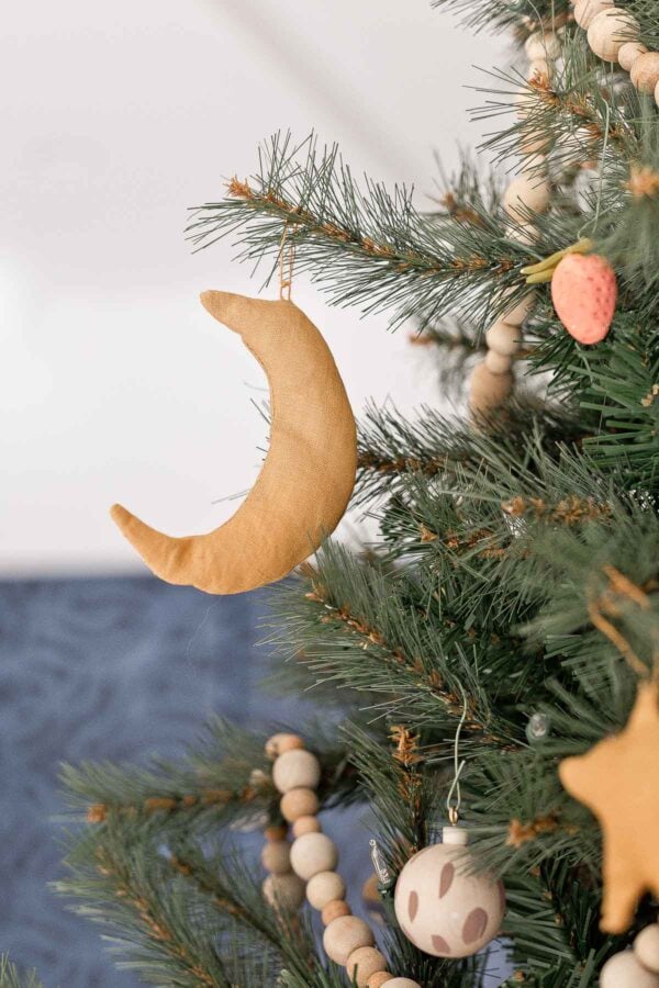 (Mostly) Subtle Holiday / Winter Decorating - Paper and Stitch