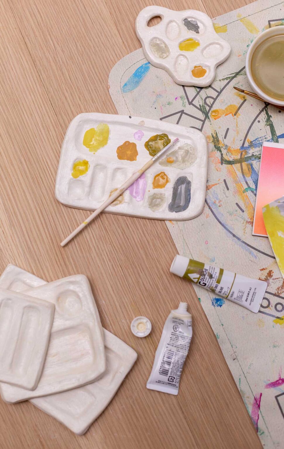 How to Make Paint Palettes with Air Dry Clay - Paper and Stitch