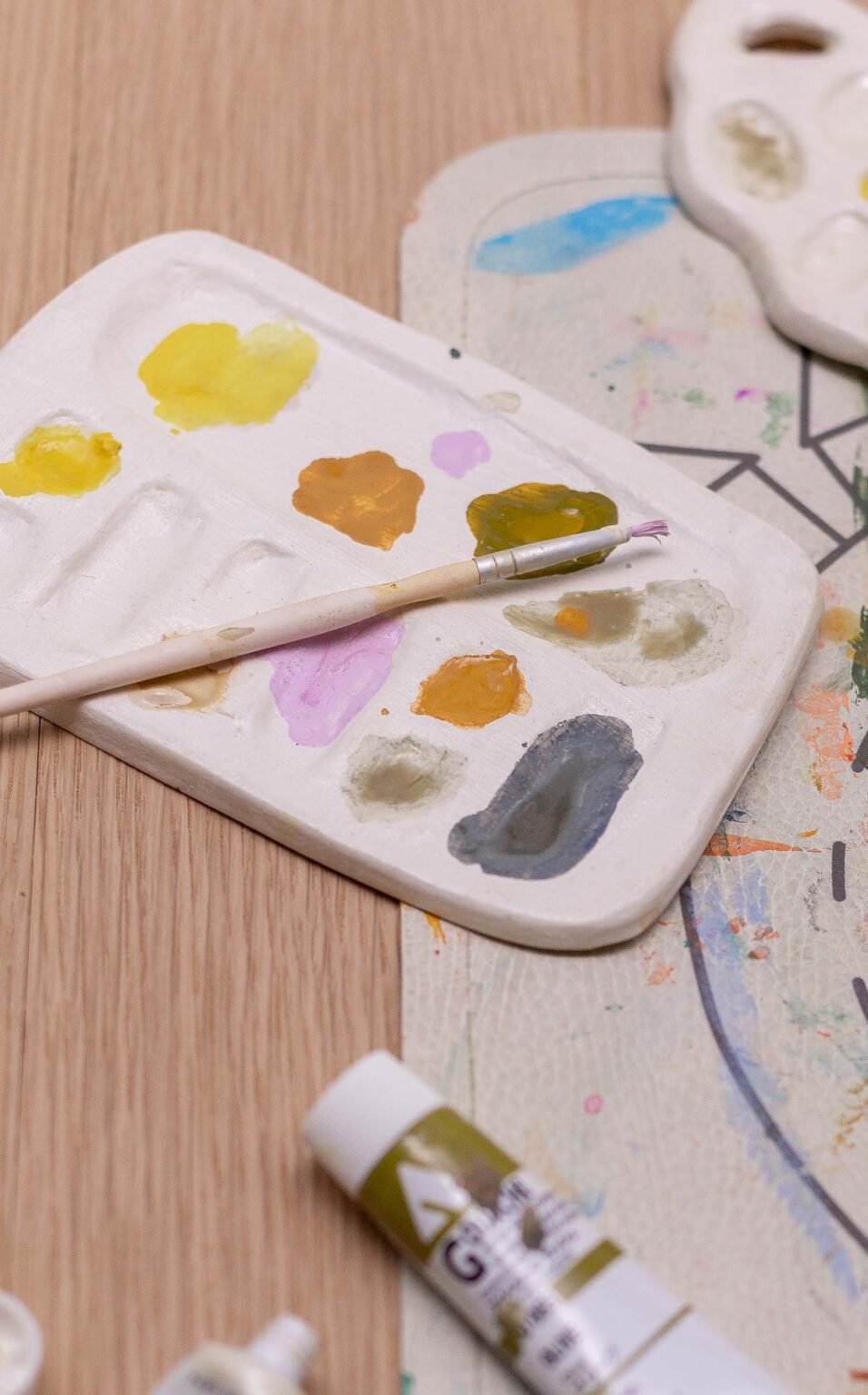 How to Make Paint Palettes with Air Dry Clay - Paper and Stitch