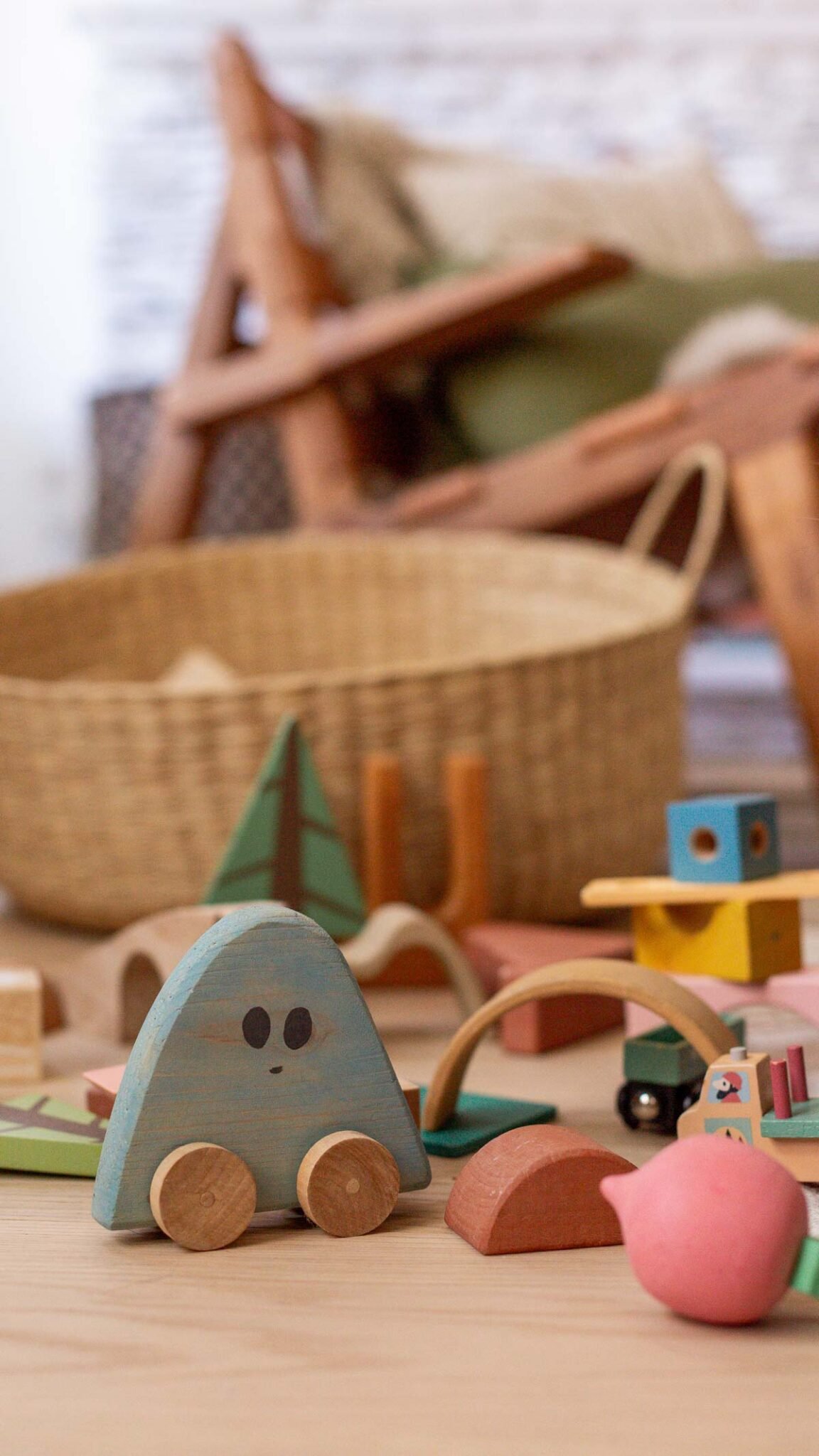 How to Make a Toy Car with Wood (So Cute)