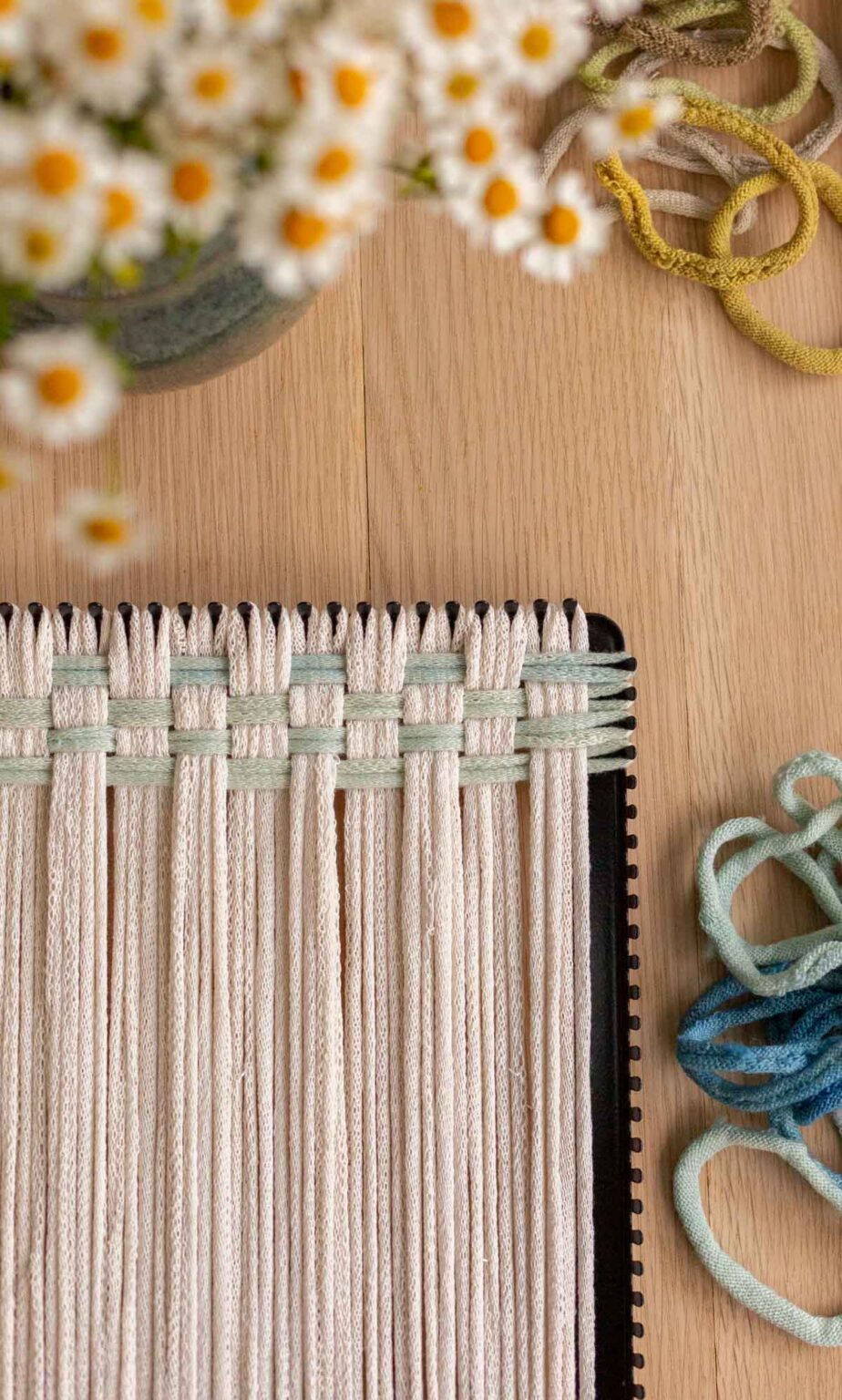 DIY Obsession: Weaving on a Potholder Loom
