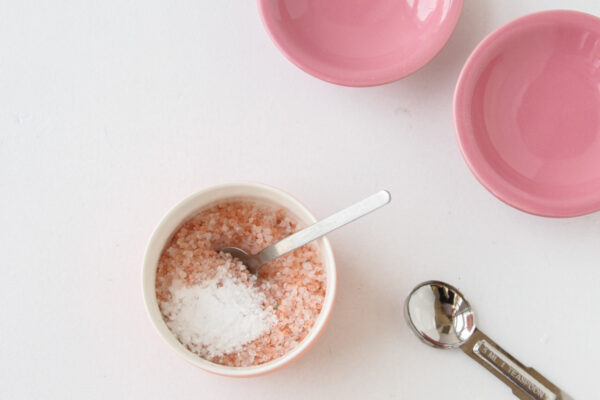 Easy Bath Salts Recipe (Wedding Favors Idea) - Paper and Stitch