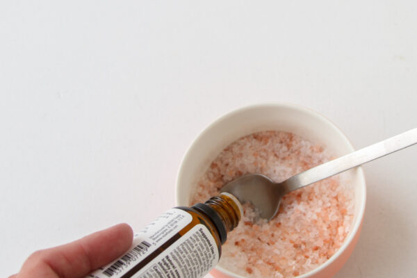 Easy Bath Salts Recipe (Wedding Favors Idea) - Paper and Stitch