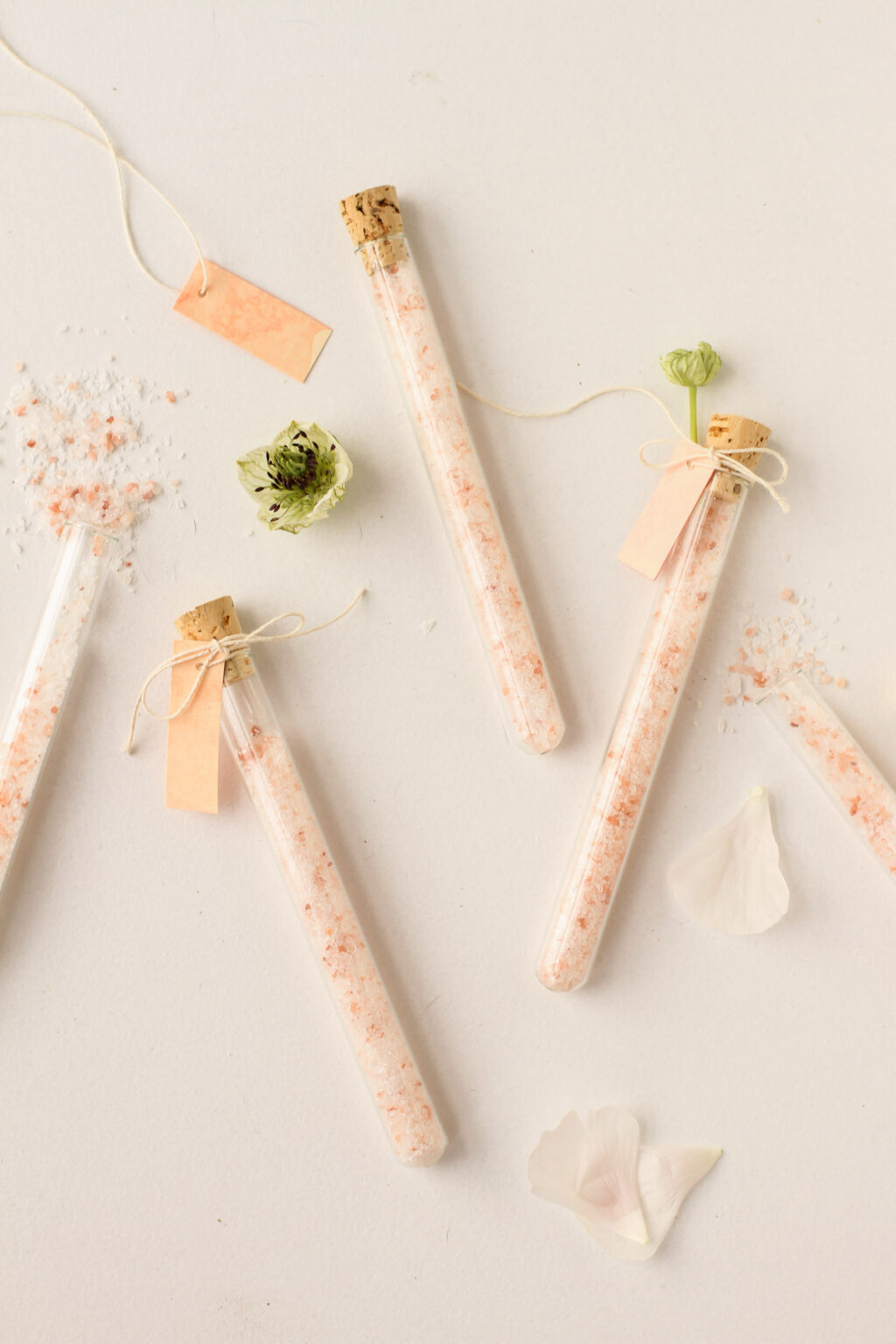 Easy Bath Salts Recipe (Wedding Favors Idea) - Paper and Stitch