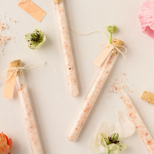Easy Bath Salts Recipe (Wedding Favors Idea) - Paper and Stitch