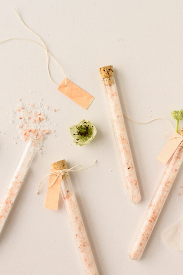 Easy Bath Salts Recipe (Wedding Favors Idea) - Paper and Stitch