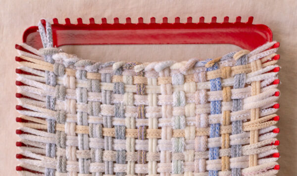 How to Weave a Potholder - Paper and Stitch