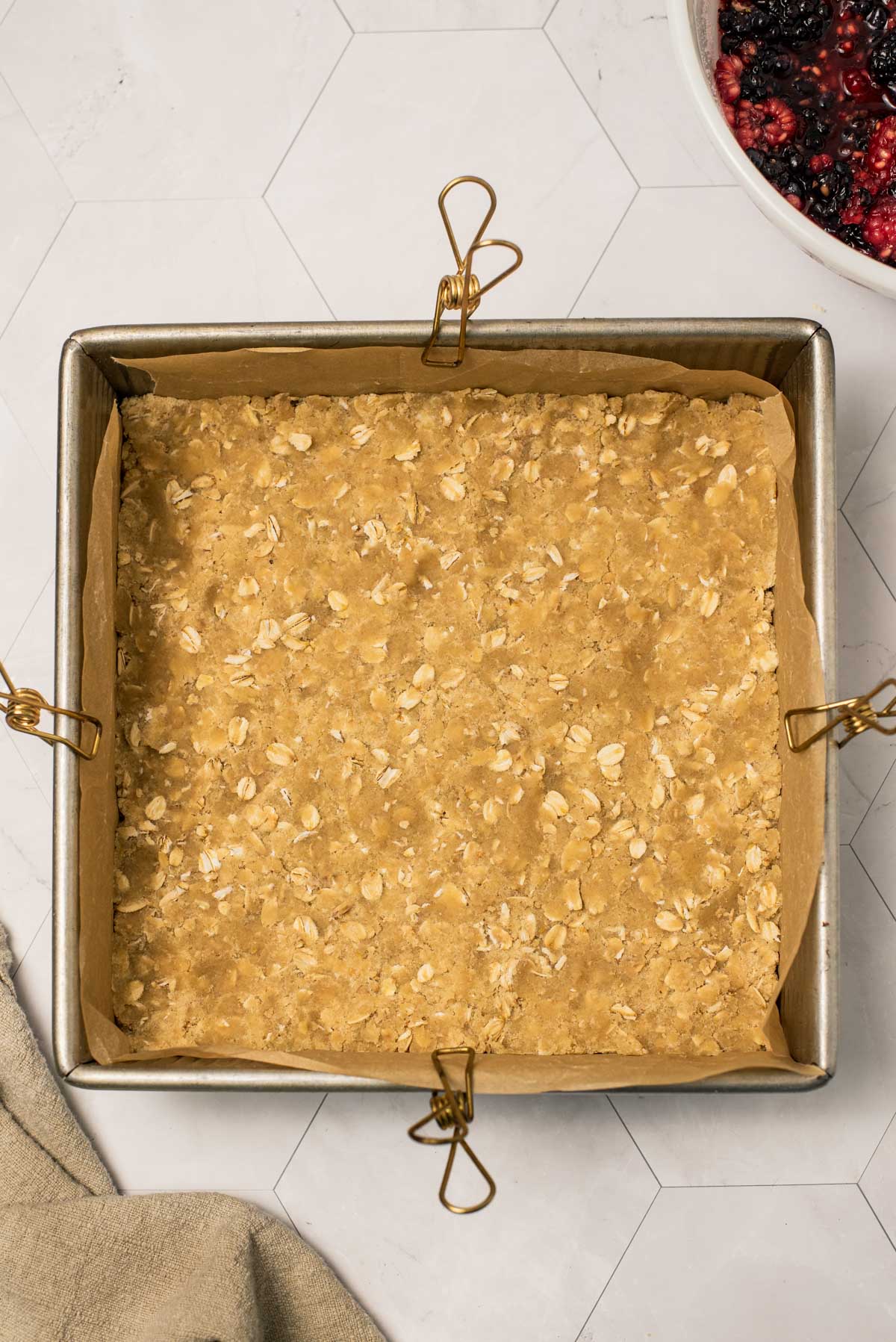 Delicious Shortbread Bars with Berries and Oats - Paper and Stitch